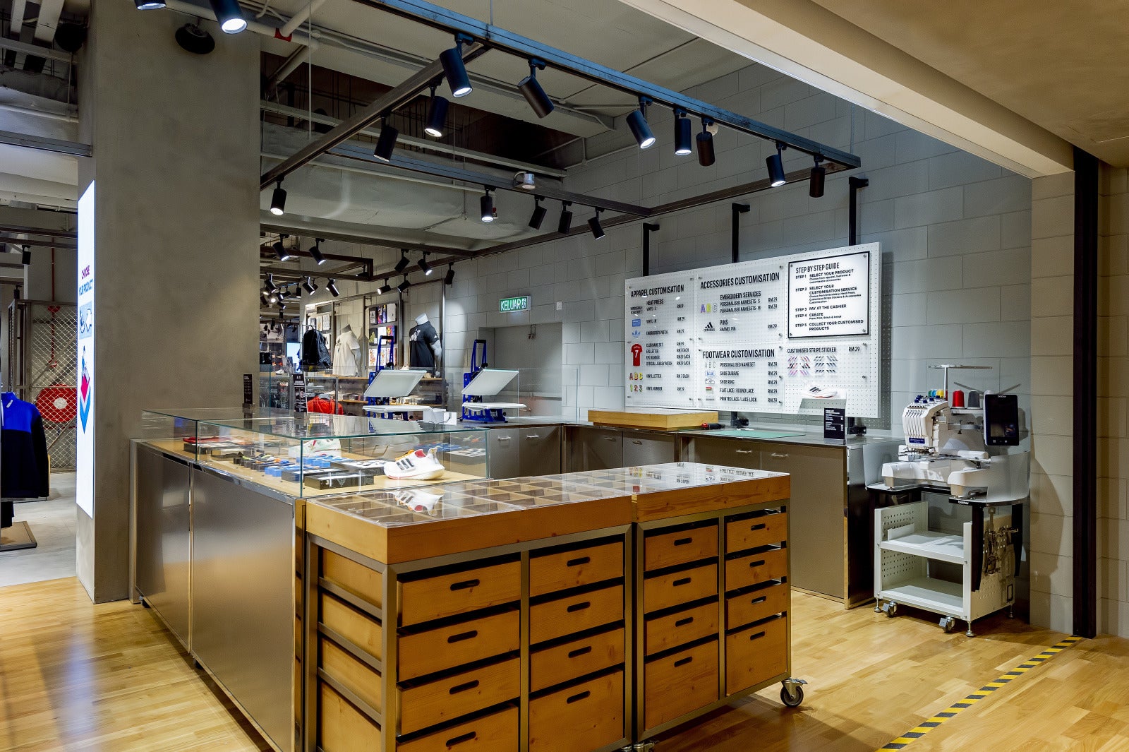 GEMPAK! Butik adidas Terbesar Asia Tenggara Rupanya Ada Hasil Sentuhan ...