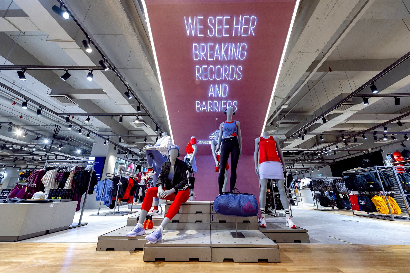 GEMPAK! Butik adidas Terbesar Asia Tenggara Rupanya Ada Hasil Sentuhan ...