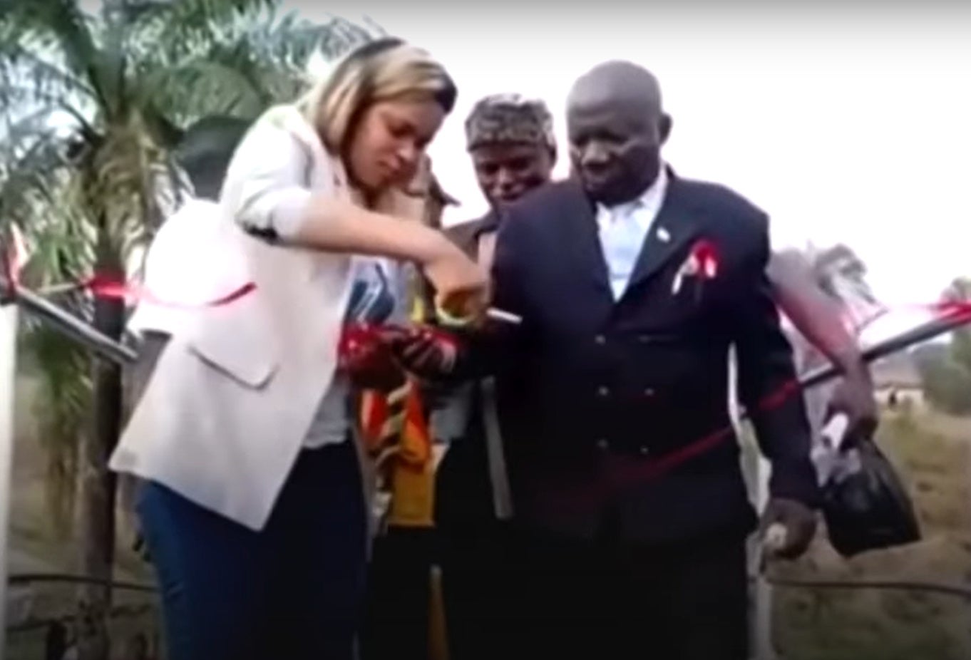 VIP Baru Potong Riben Ketika Majlis Perasmian, Tapi Jambatan Dah Runtuh ...